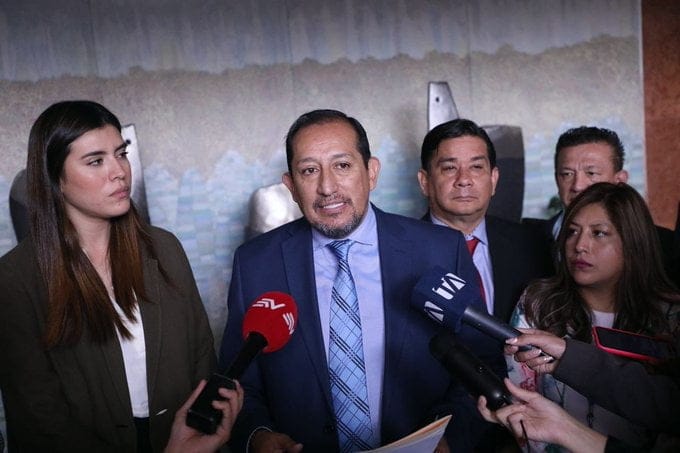 Asambleístas afines al oficialismo intentan penalizar la libre ...